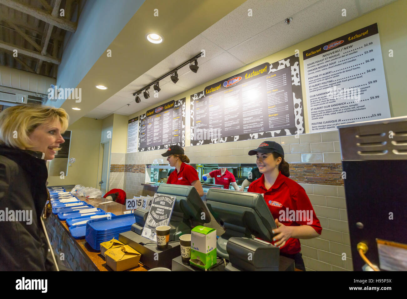 Fast food cashier hi-res stock photography and images - Alamy
