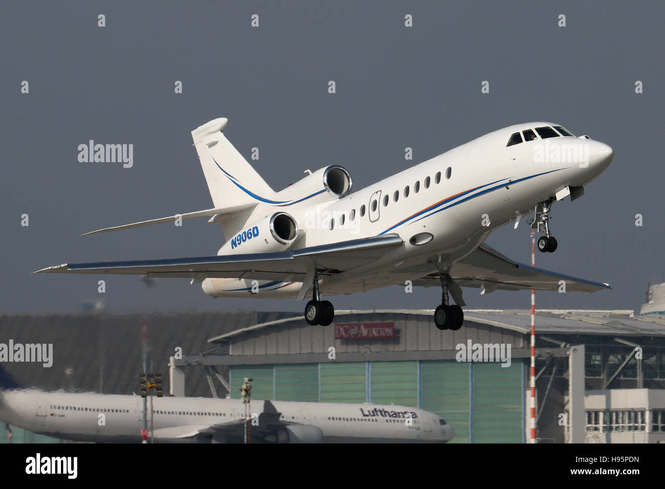 Privatjet hi-res stock photography and images - Alamy