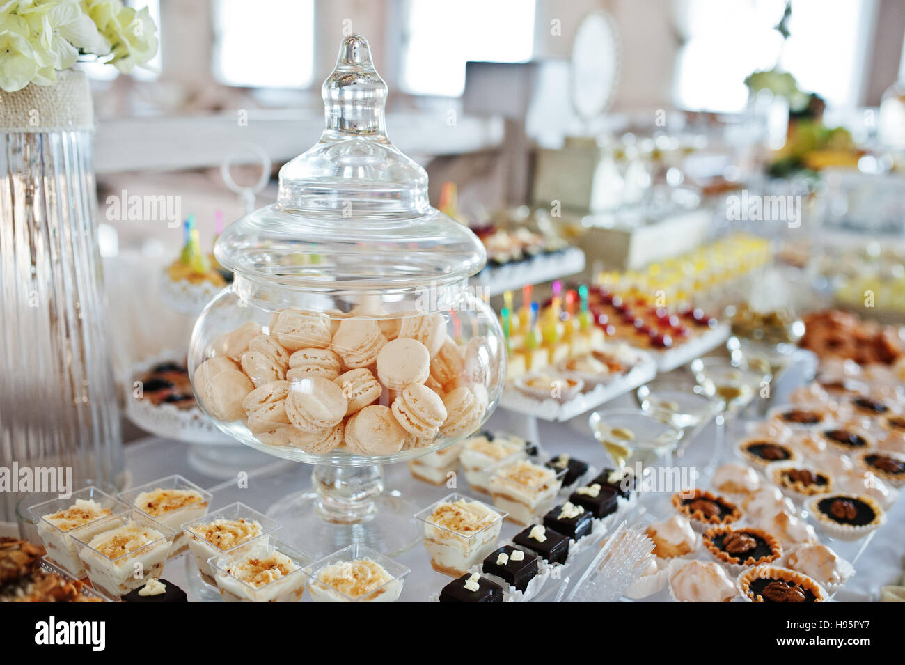 Macaron platter hi-res stock photography and images - Alamy