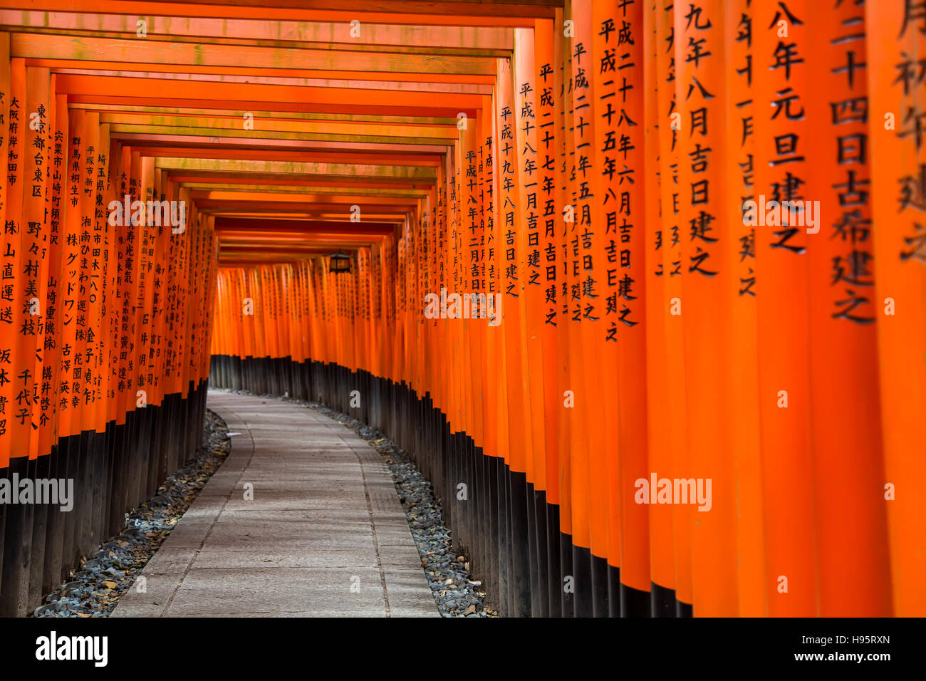 Walkway in Fushimi Inari shrine in Kyoto, Japan Stock Photo - Alamy