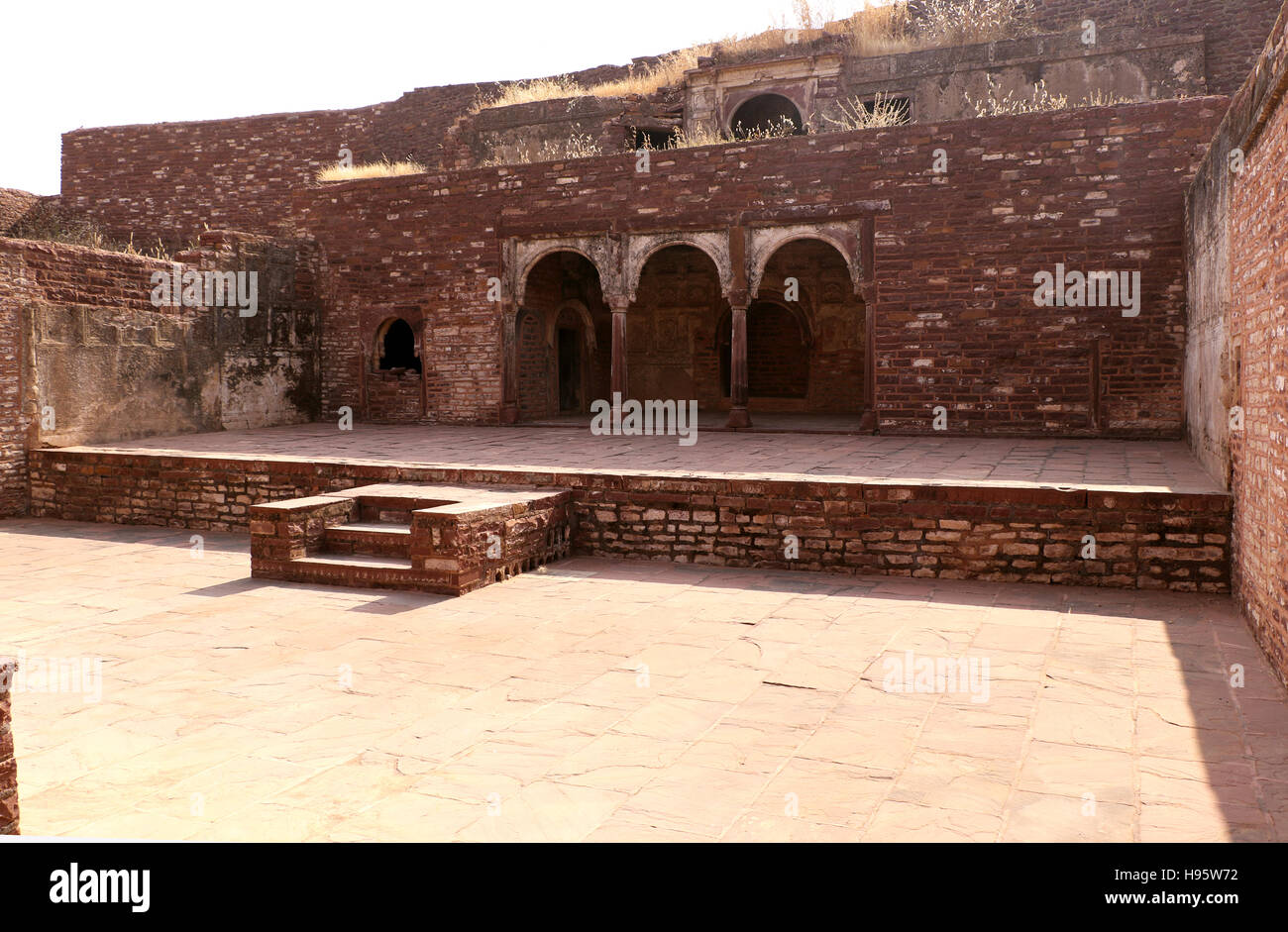 Ruins of thousand years old Narwar Fort Stock Photo - Alamy
