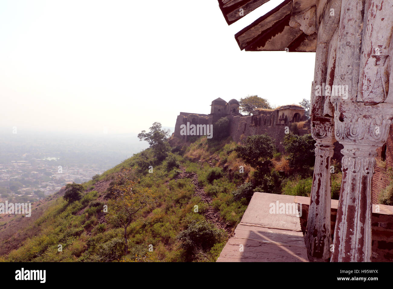 Ruins of thousand years old Narwar Fort Stock Photo - Alamy