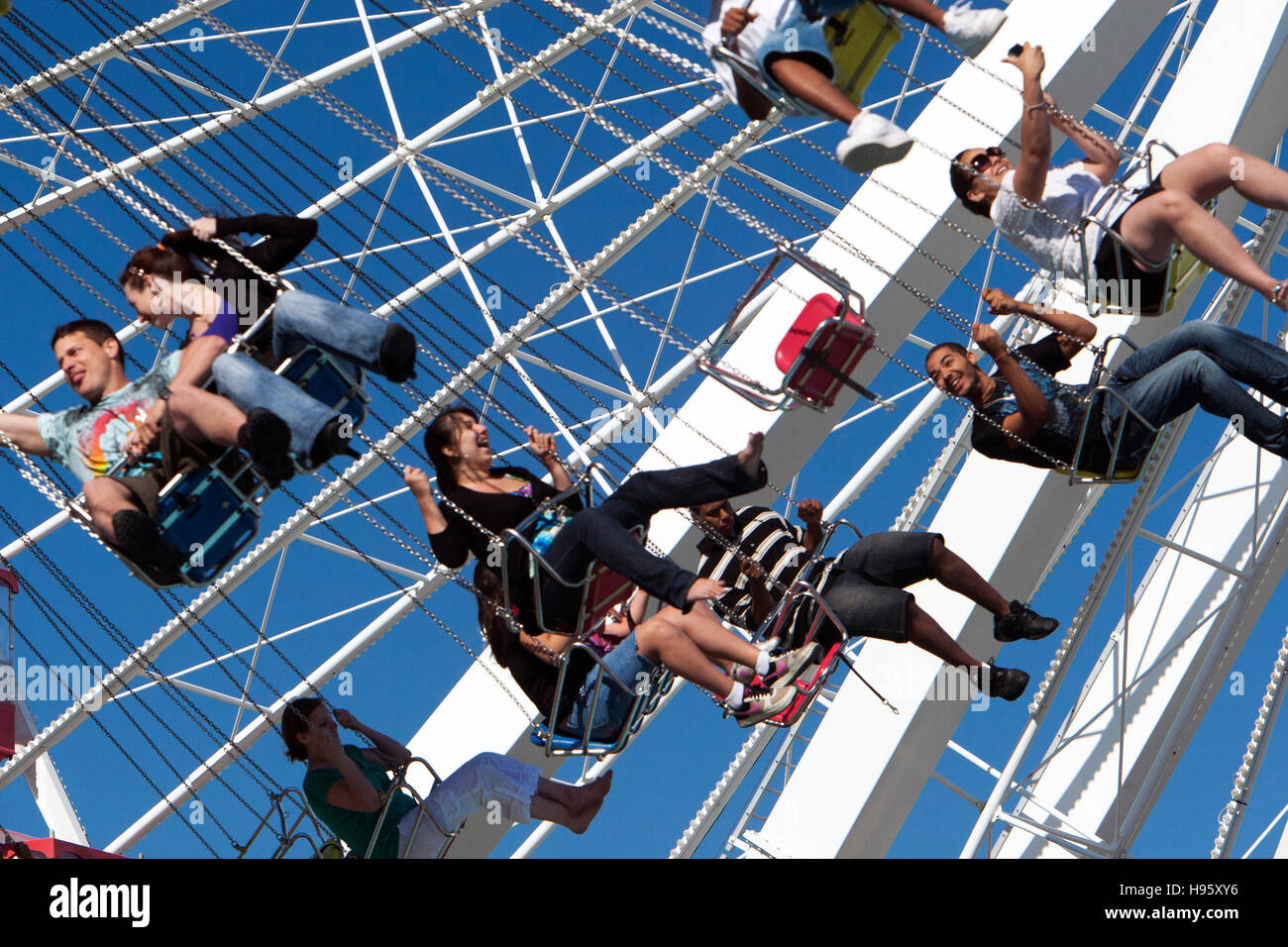 Navy pier chicago funfair hi-res stock photography and images - Alamy