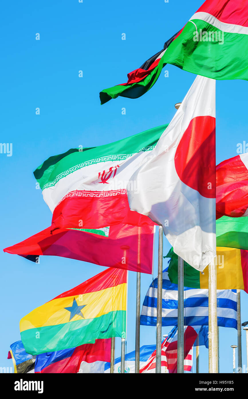 Waving flags world hi-res stock photography and images - Alamy