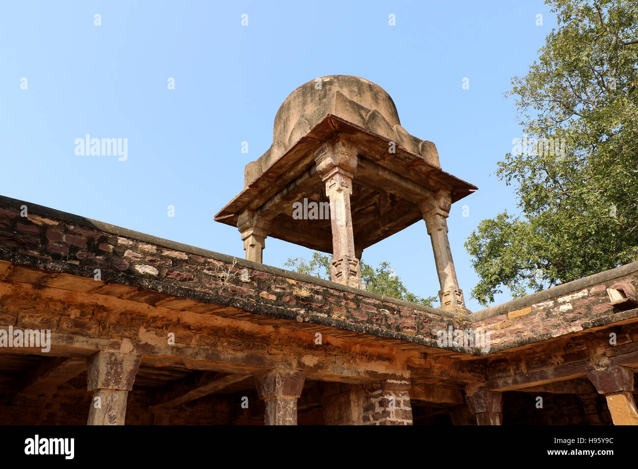 Ruins of thousand years old Narwar Fort Stock Photo - Alamy