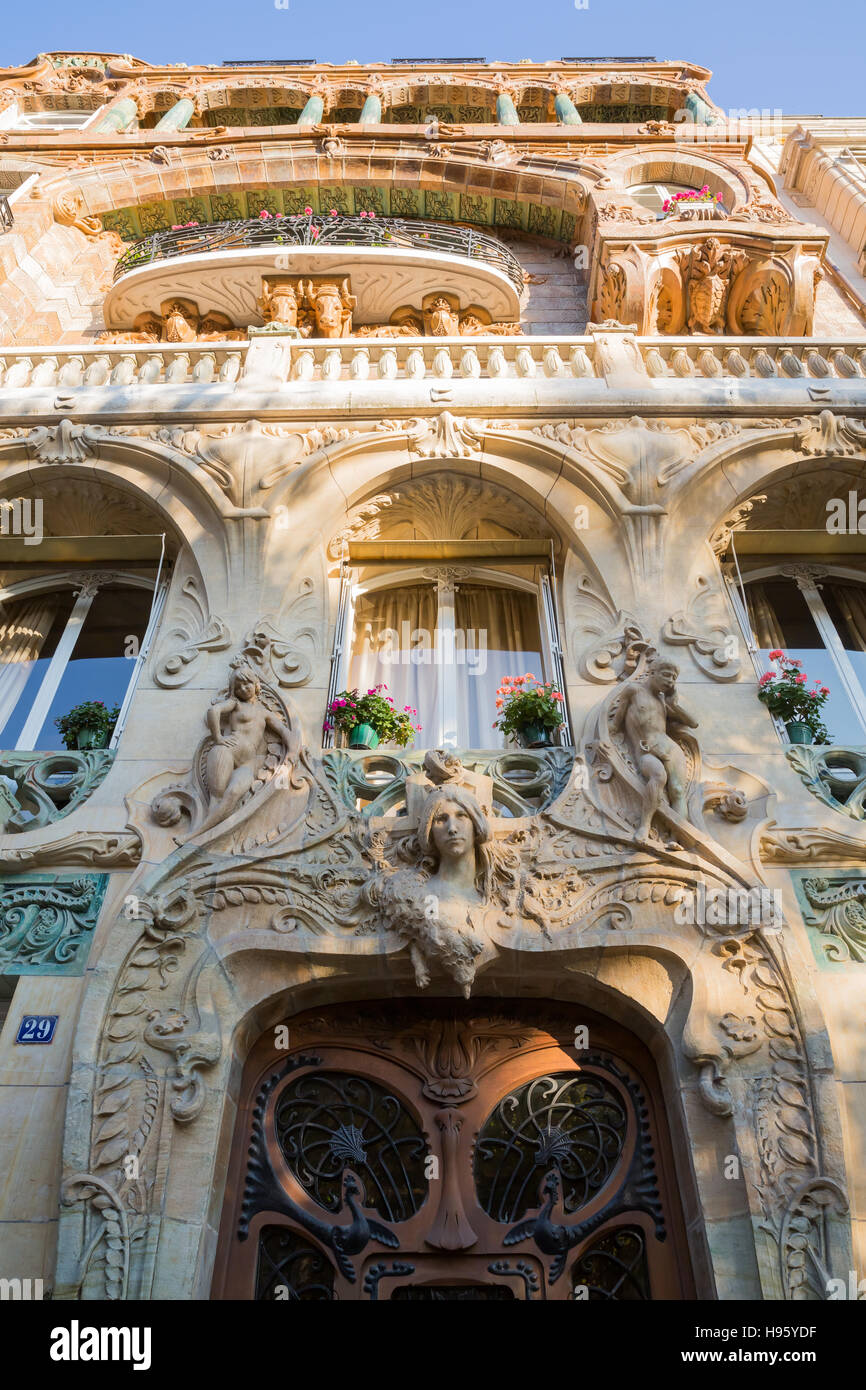 facade of an Art Nouveau building in Paris, France Stock Photo - Alamy