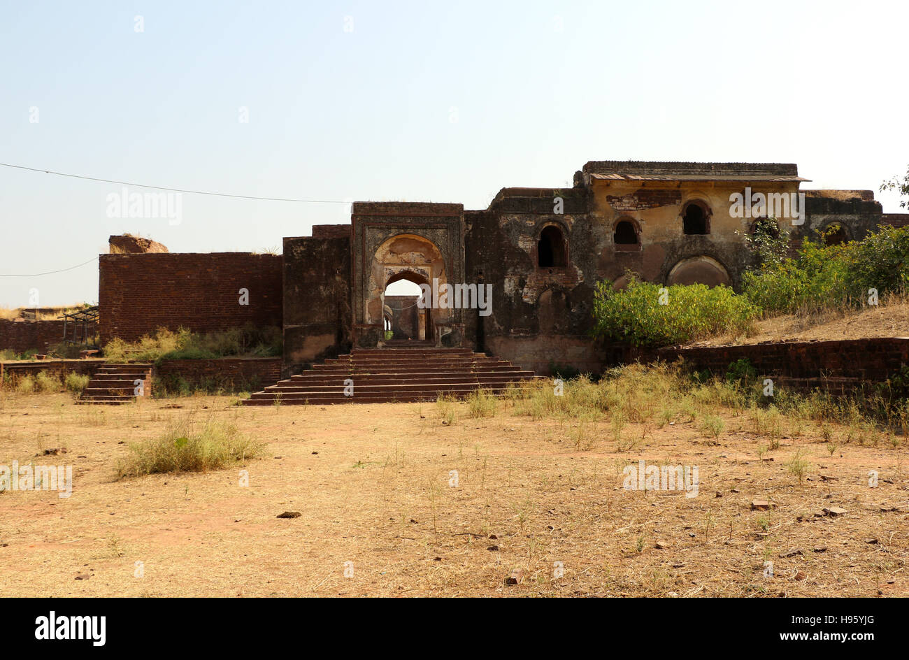 Ruins of thousand years old Narwar Fort Stock Photo - Alamy
