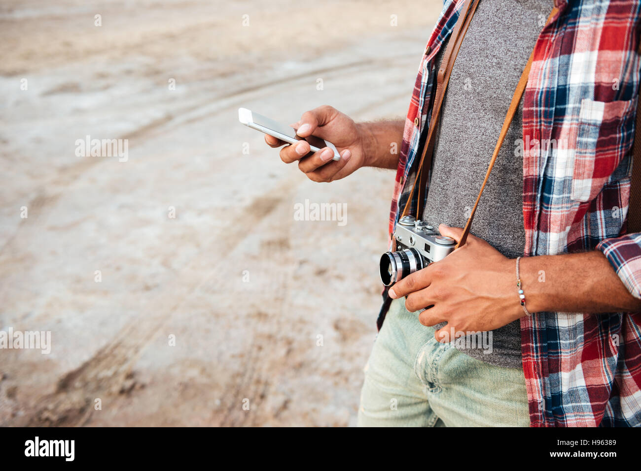 Man using vintage camera hi-res stock photography and images - Alamy