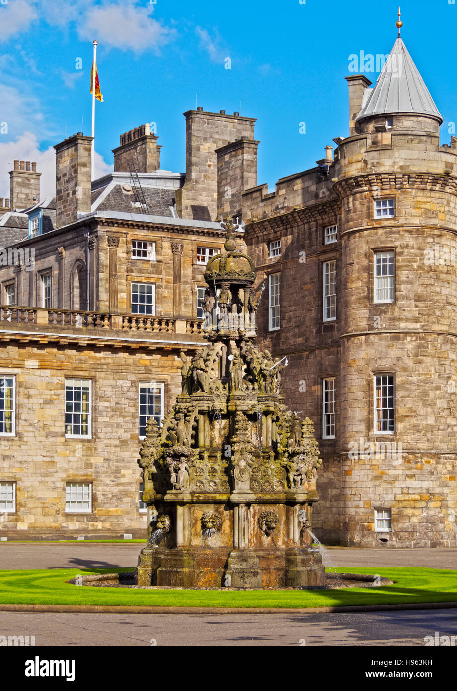 Palace of holyroodhouse hi-res stock photography and images - Alamy