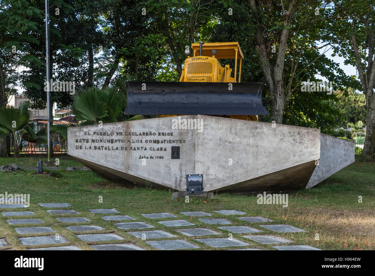 Bulldozer used by Che Guevara in Santa Clara to attack an armoured ...