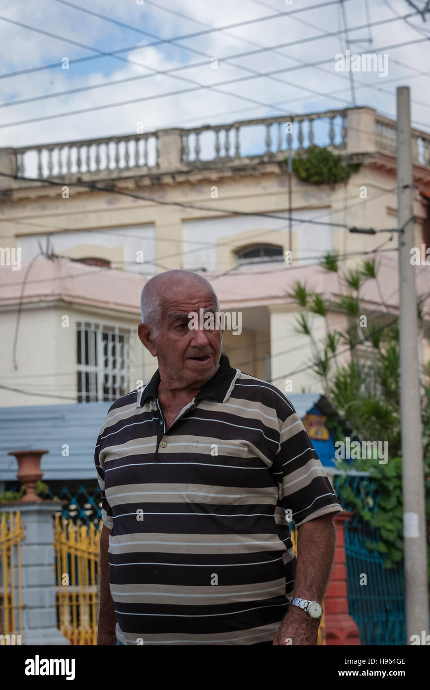 Old cuban man hi-res stock photography and images - Alamy