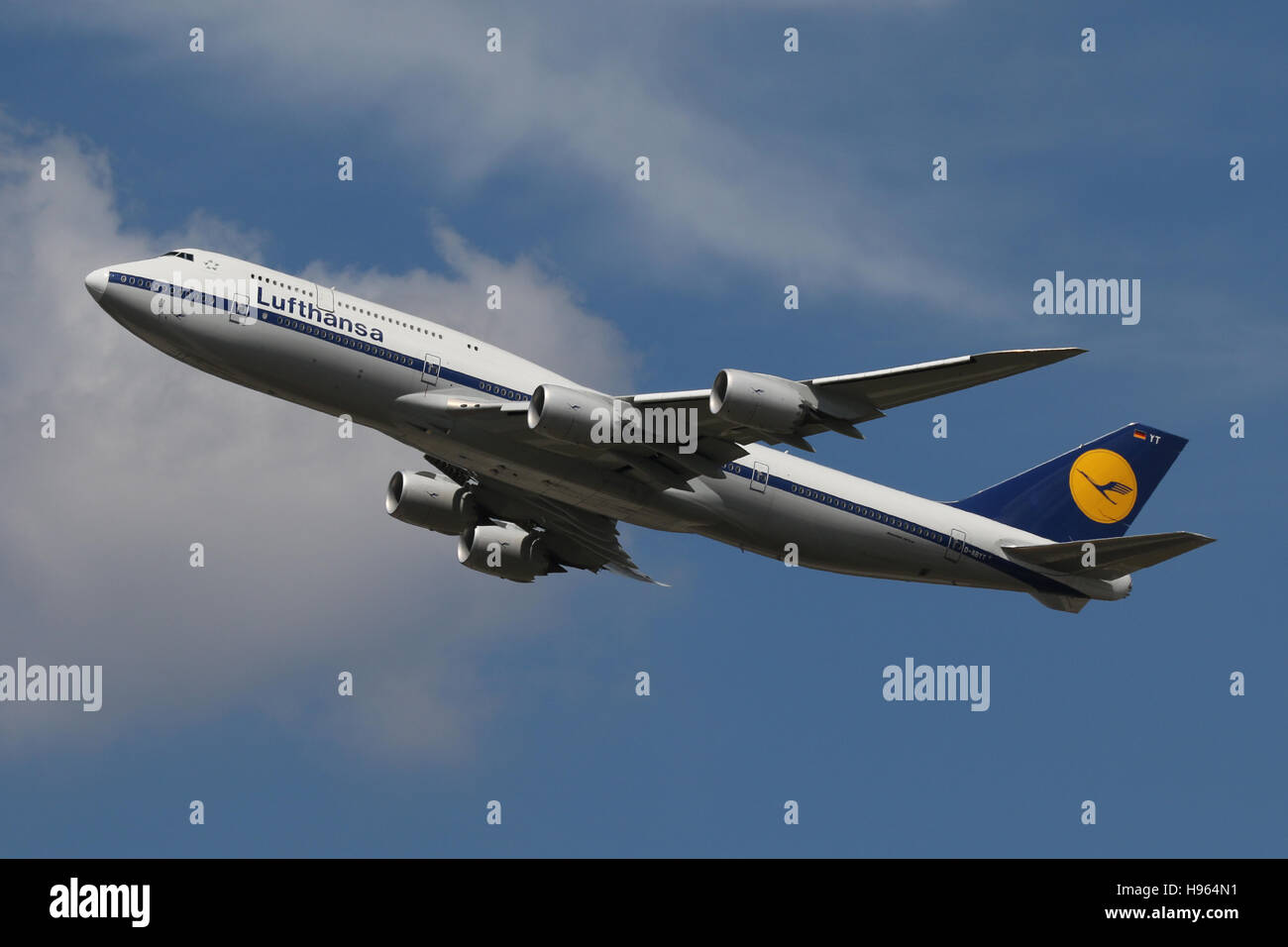 Frankfurt, Germany - July 18, 2016: Lufthansa, Boeing 747-800 in Retro ...