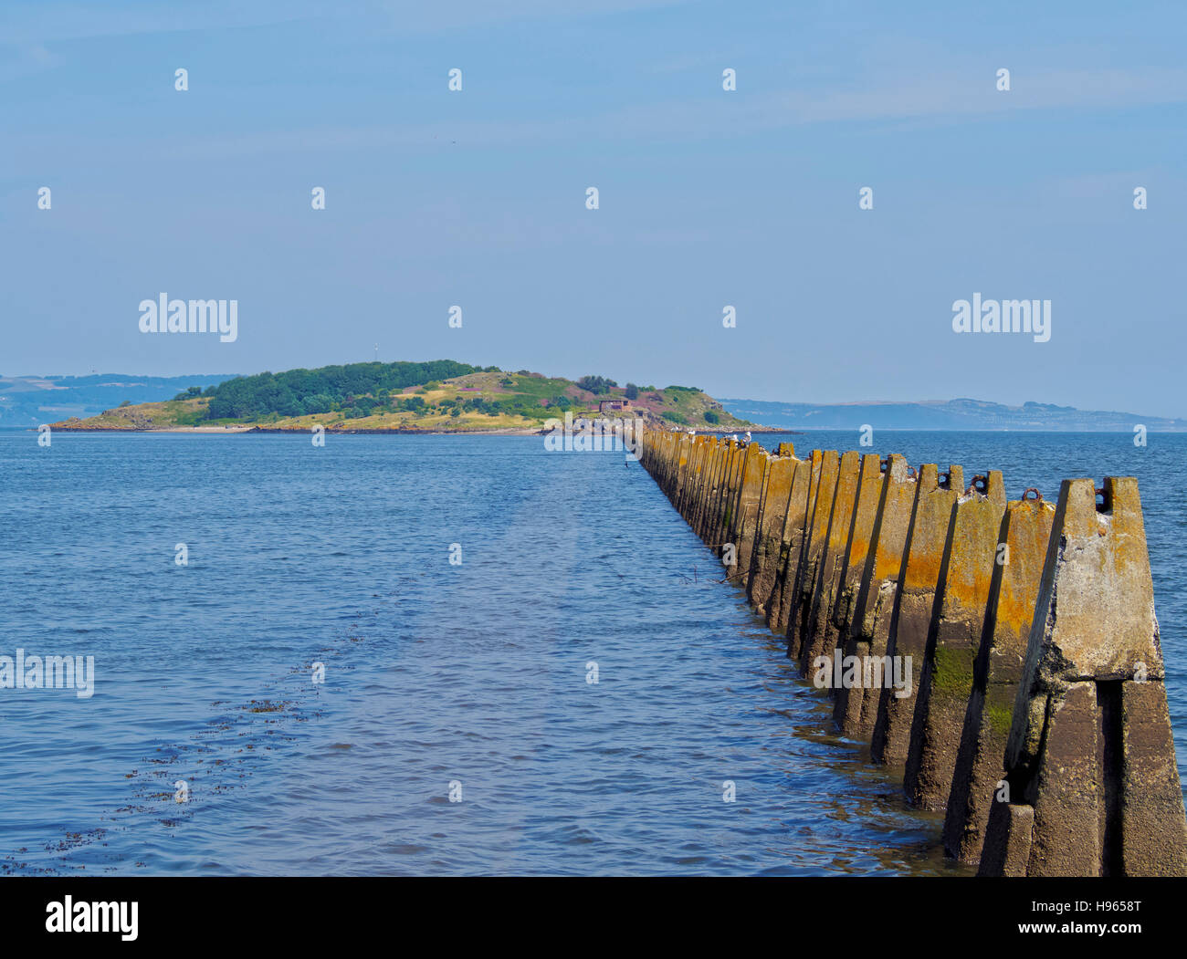 Cramond island high tide hi-res stock photography and images - Alamy