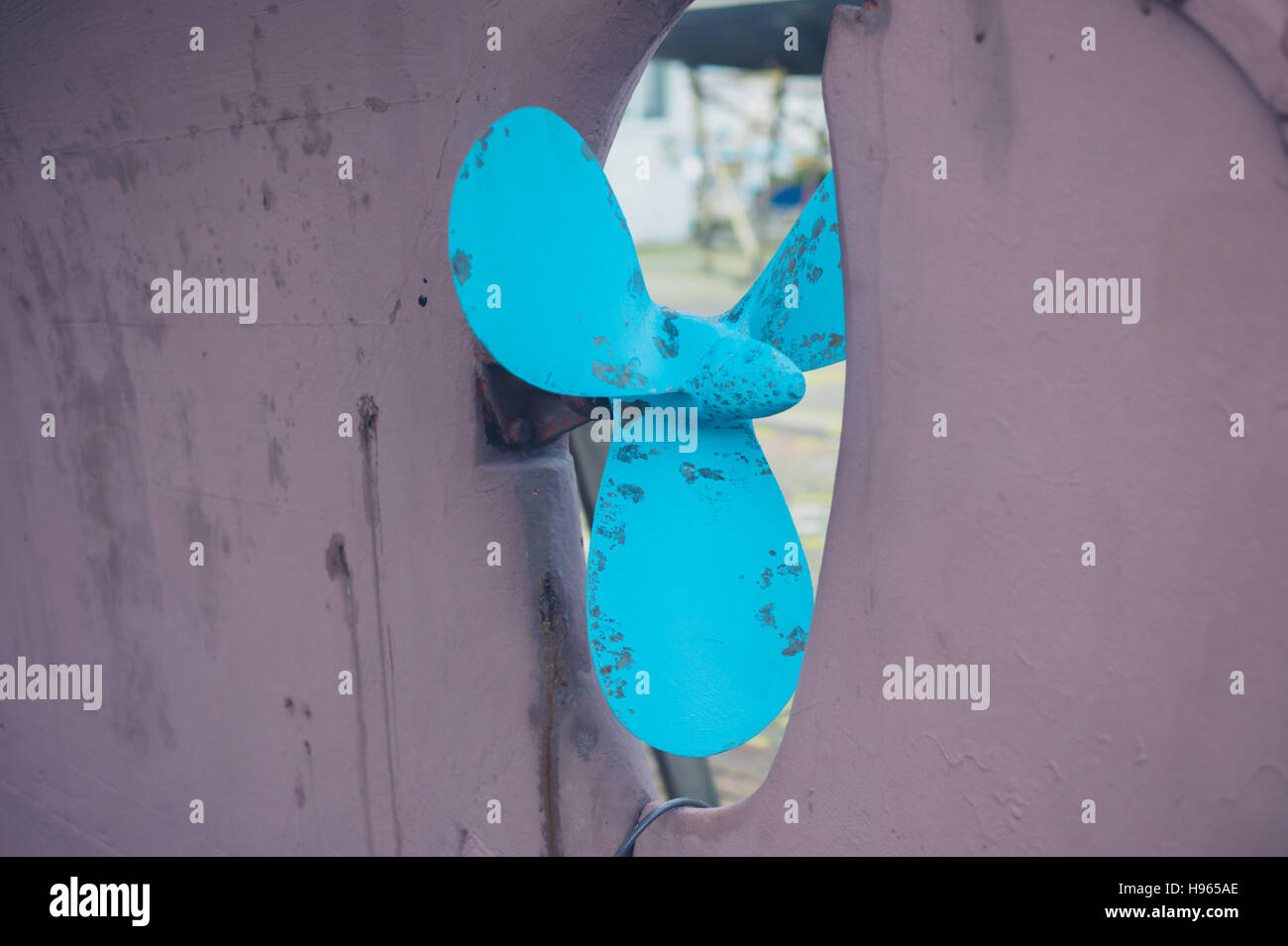 Purple ship hi-res stock photography and images - Alamy