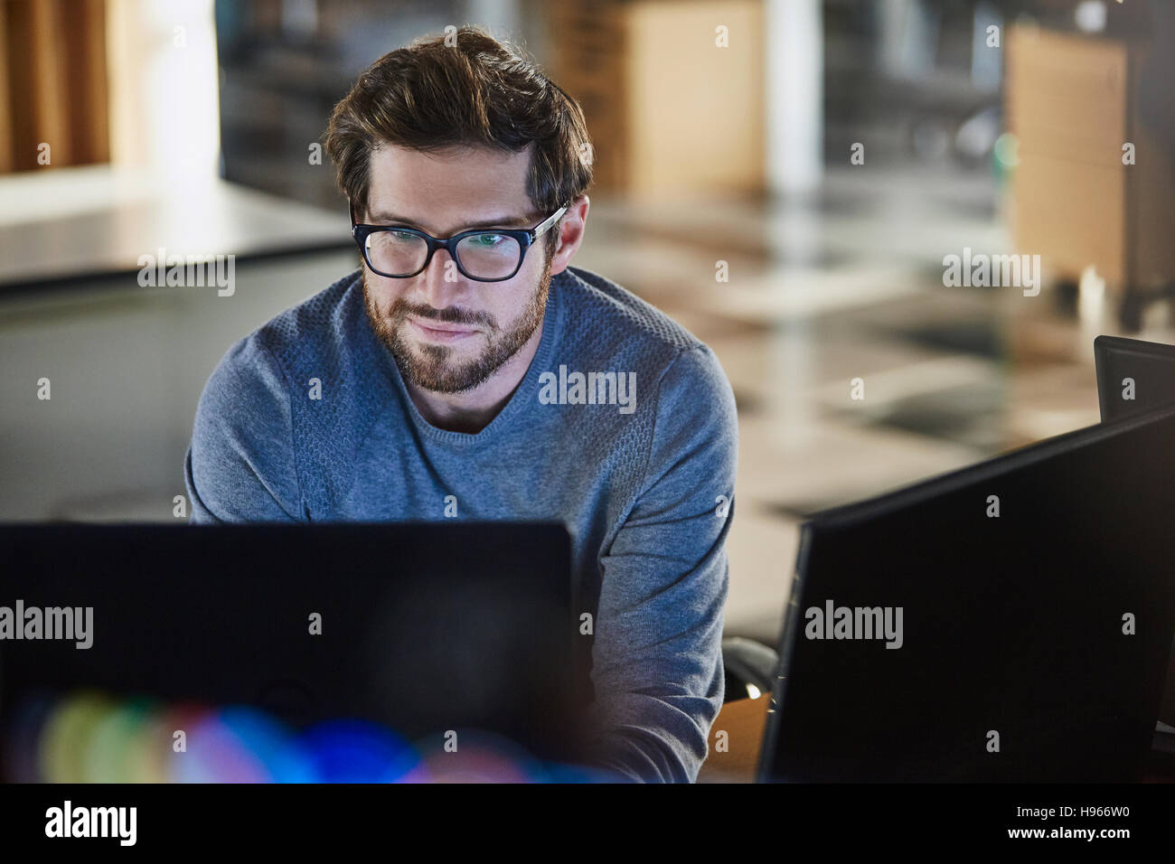 Working late computer hi-res stock photography and images - Alamy