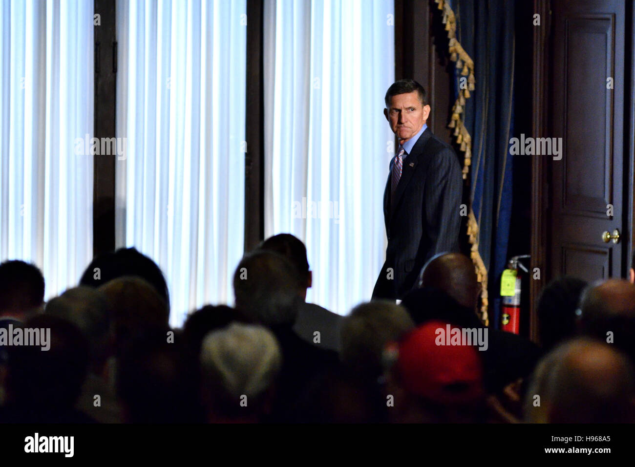 Lt gen mike flynn hi-res stock photography and images - Alamy