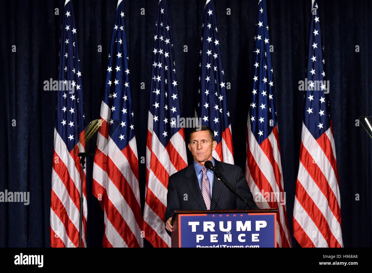 Rep. Presidential nominee Donald Trump and Retired Lt. Gen. Mike Flynn ...