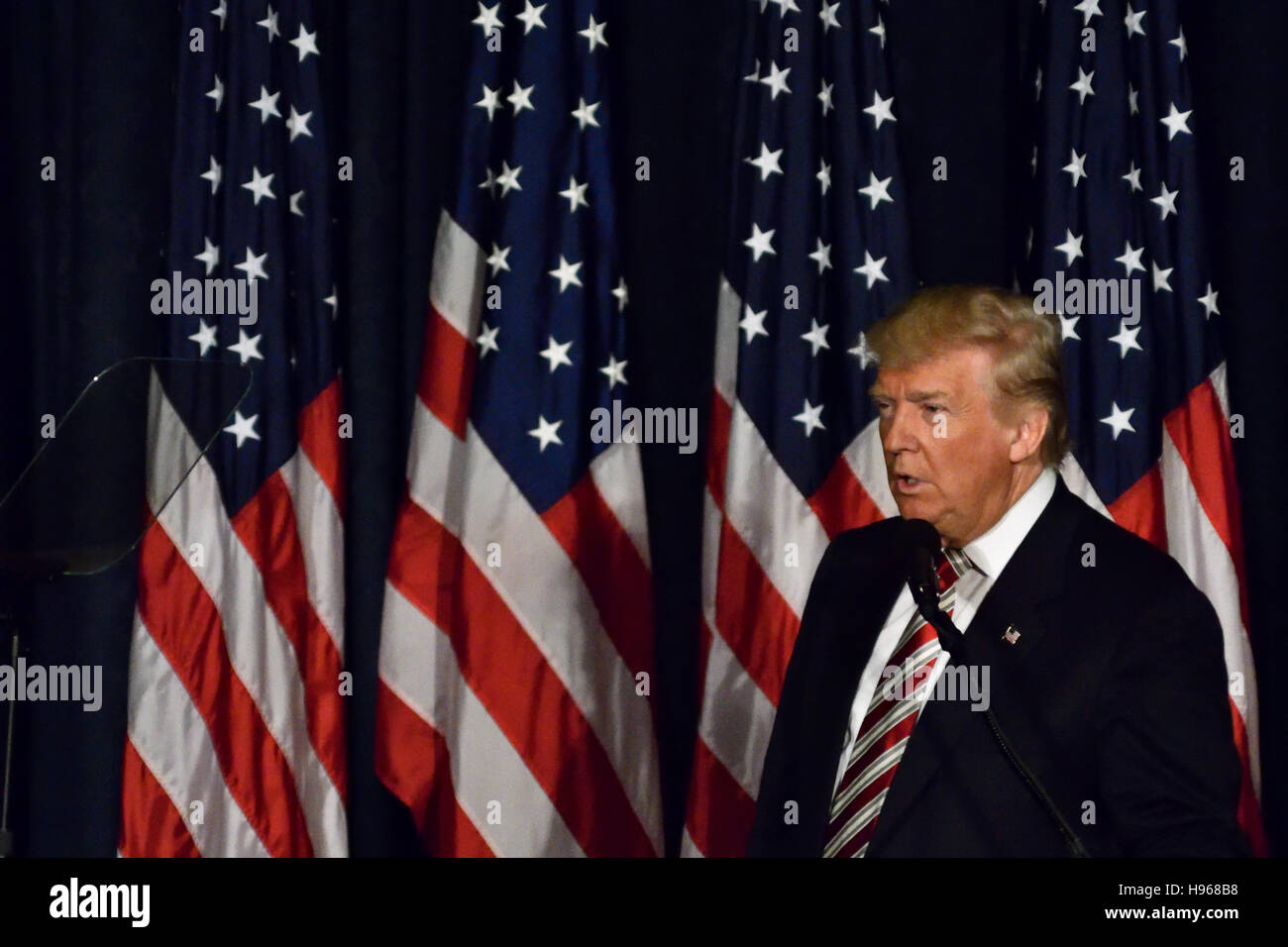 Rep. Presidential nominee Donald Trump and Retired Lt. Gen. Mike Flynn ...