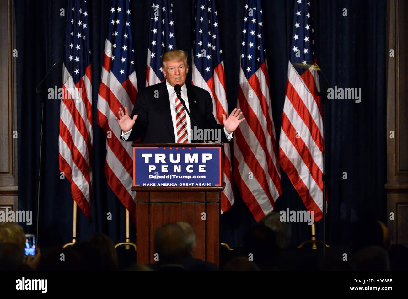 Rep. Presidential nominee Donald Trump and Retired Lt. Gen. Mike Flynn ...