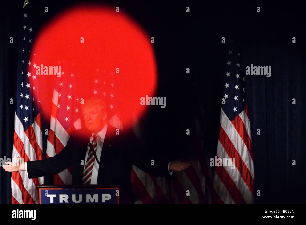 Rep. Presidential nominee Donald Trump and Retired Lt. Gen. Mike Flynn ...