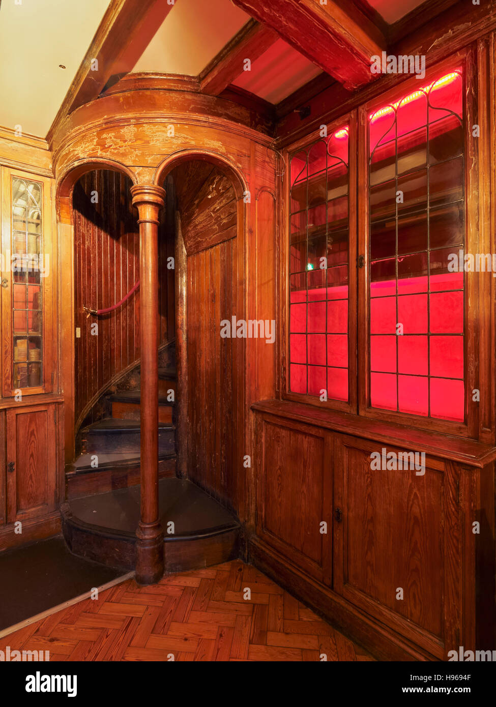 UK, Scotland, Lothian, Edinburgh, Interior view of the Library Bar in ...