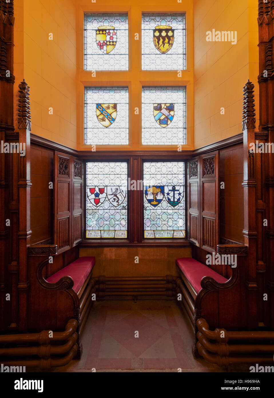 Fireplace great hall edinburgh castle hi-res stock photography and ...