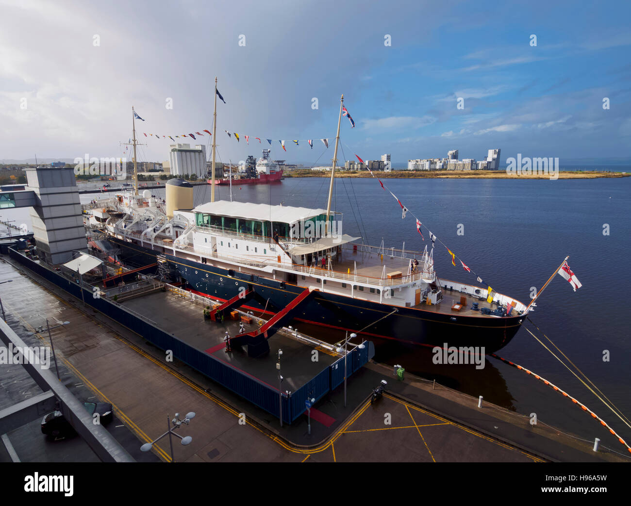 Ocean terminal leith hi-res stock photography and images - Alamy