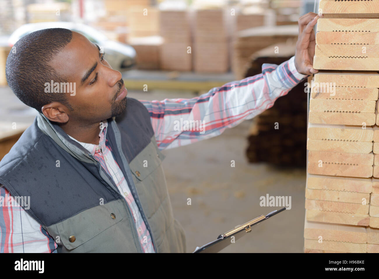 random warehouse product inspection Stock Photo - Alamy