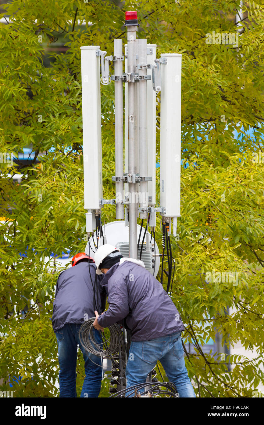 Cell tower repair hi-res stock photography and images - Alamy