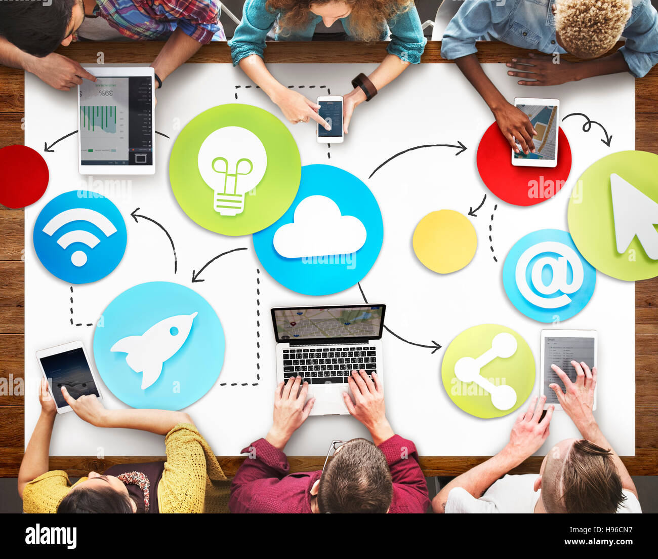 Social media people icon hi-res stock photography and images - Alamy