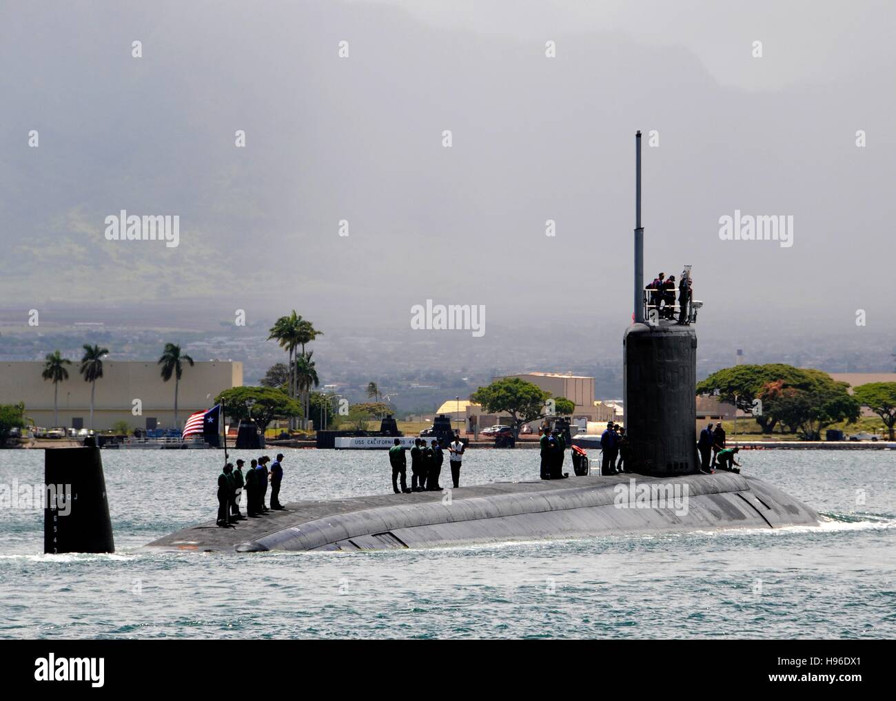 The USN Virginia-class fast-attack submarine USS Texas leaves the Joint ...