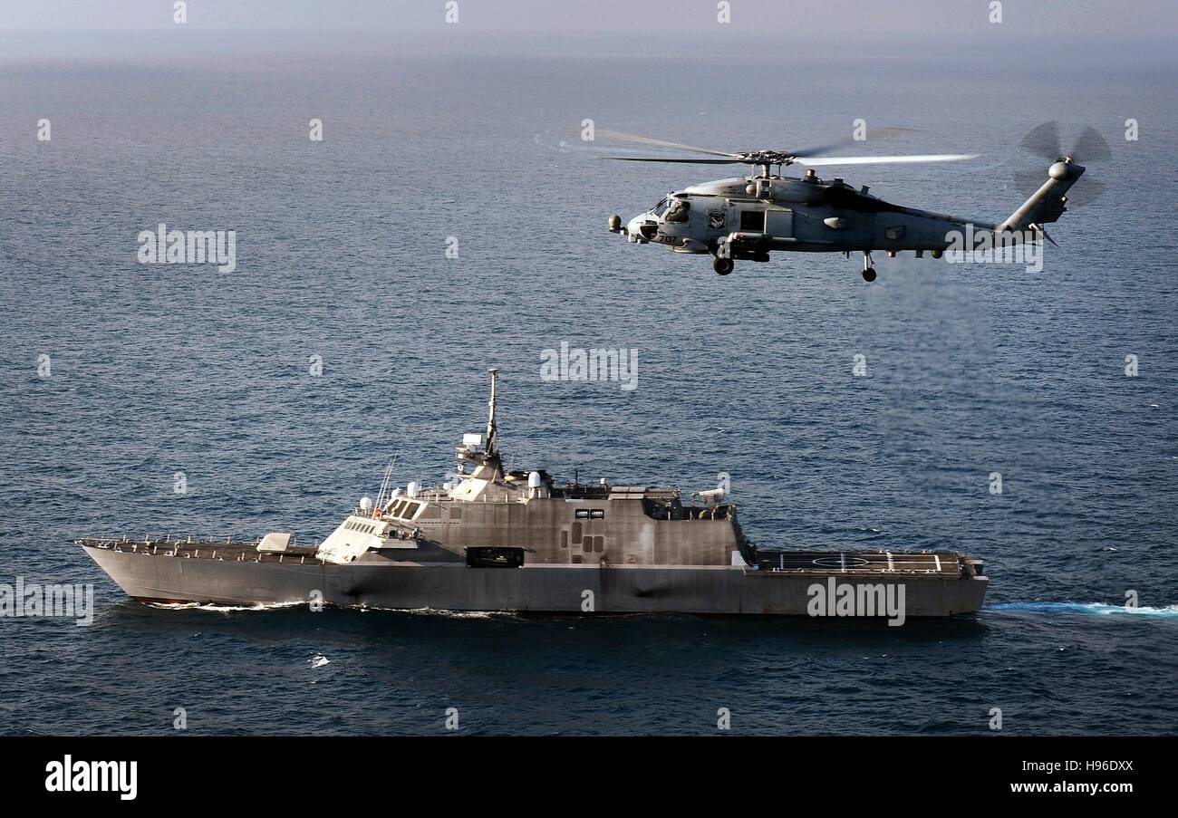 Underway seahawk helicopter landing hi-res stock photography and images ...