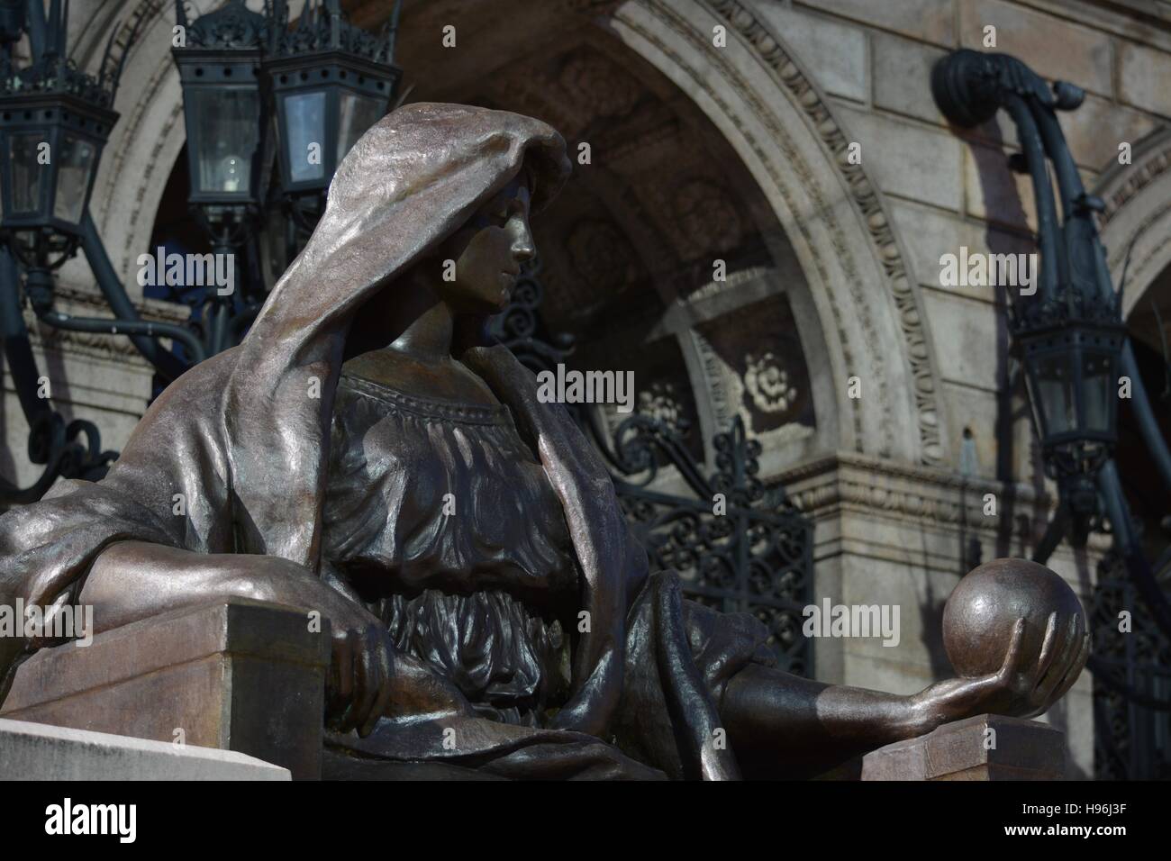 The iconic Beux Arts Classical Boston Public Library in Copley Square ...