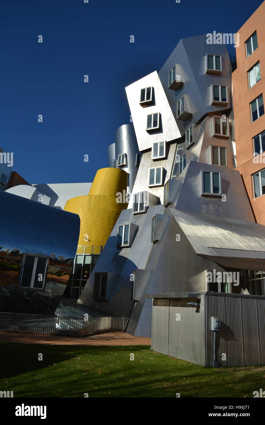 The Massachusetts Institute of Technology's (MiT) iconic Stata center ...