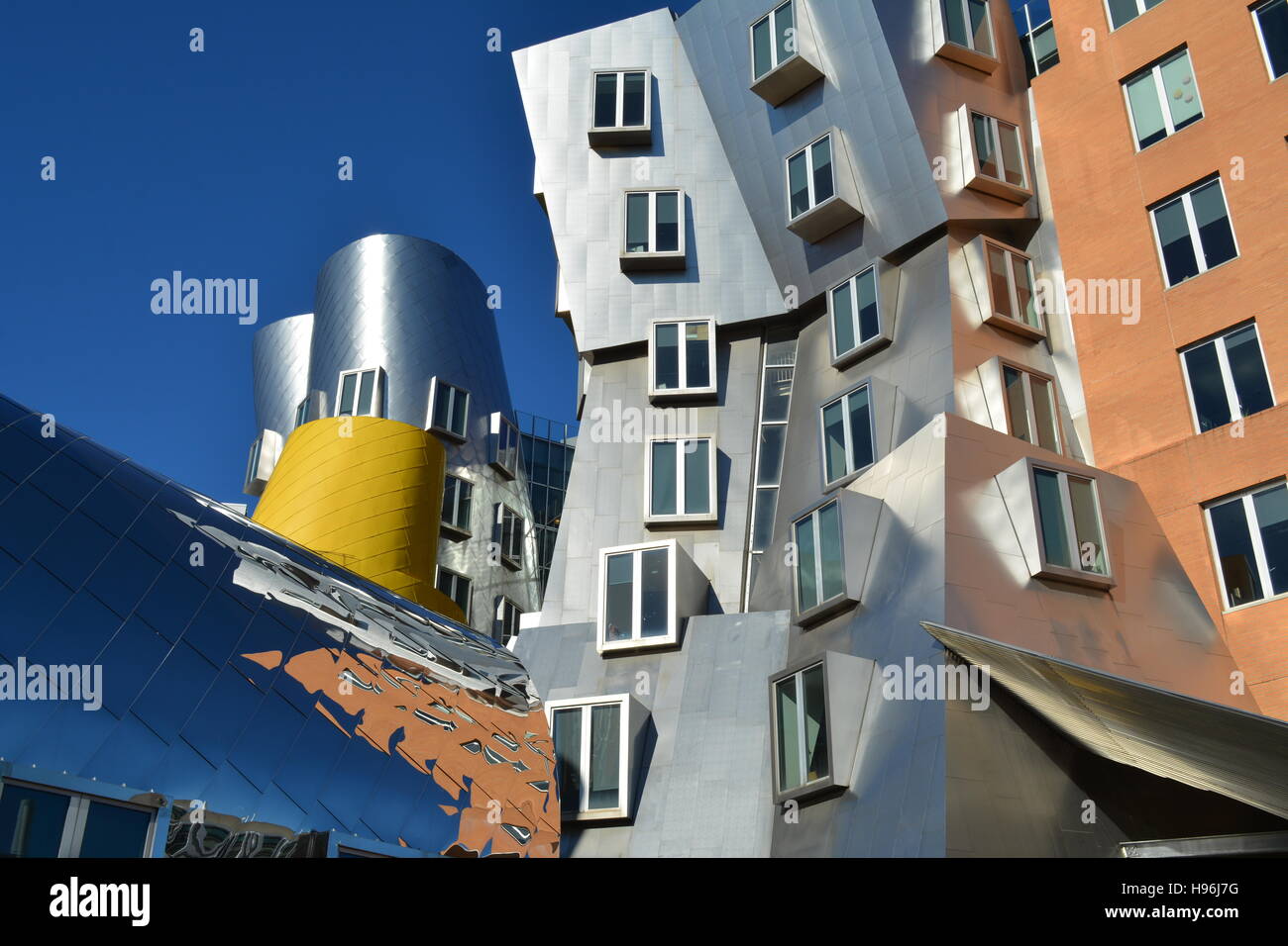 The Massachusetts Institute of Technology's (MiT) iconic Stata center ...