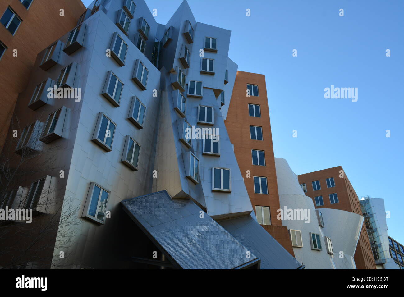 The Massachusetts Institute of Technology's (MiT) iconic Stata center ...