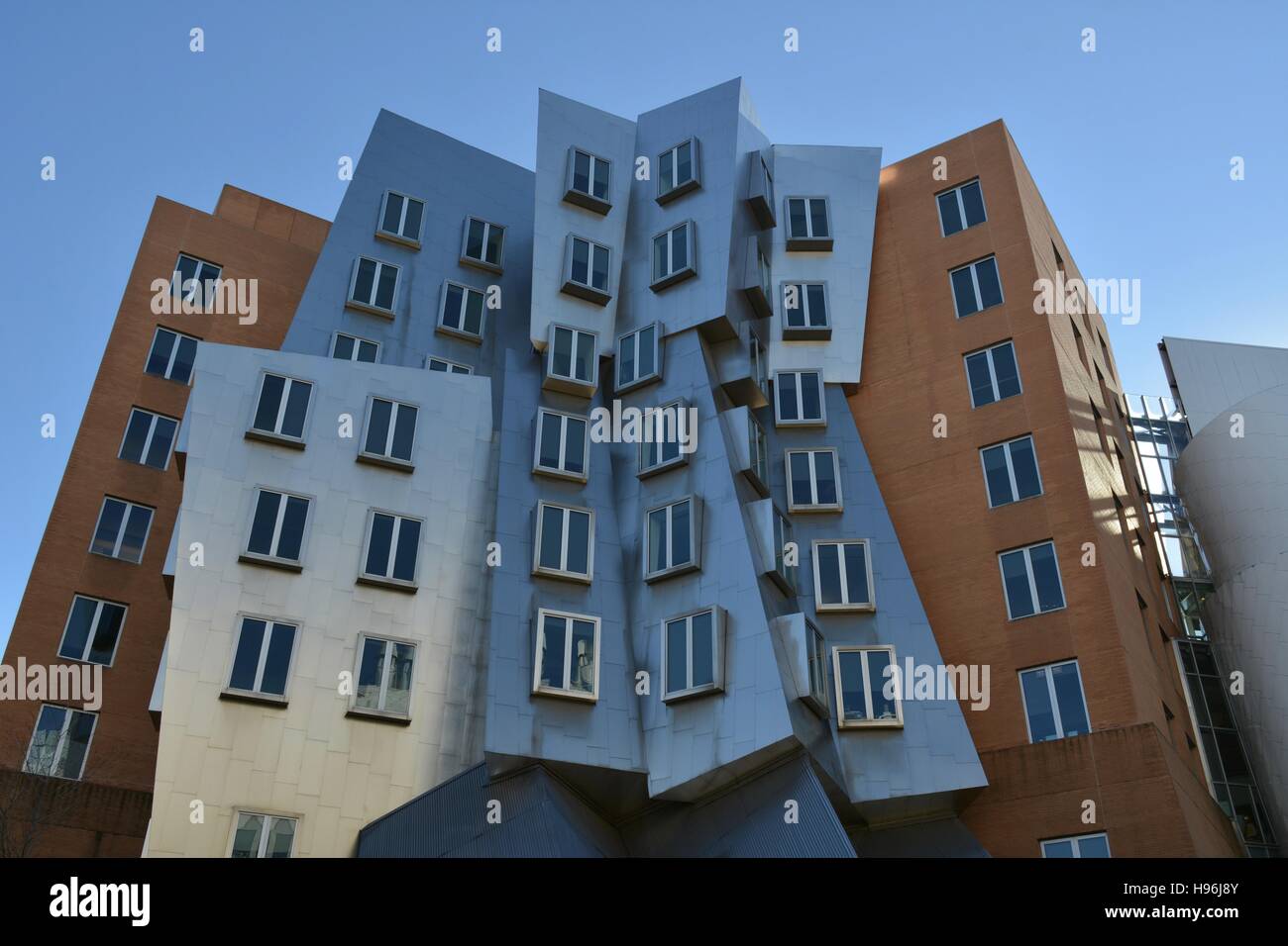 The Massachusetts Institute of Technology's (MiT) iconic Stata center ...