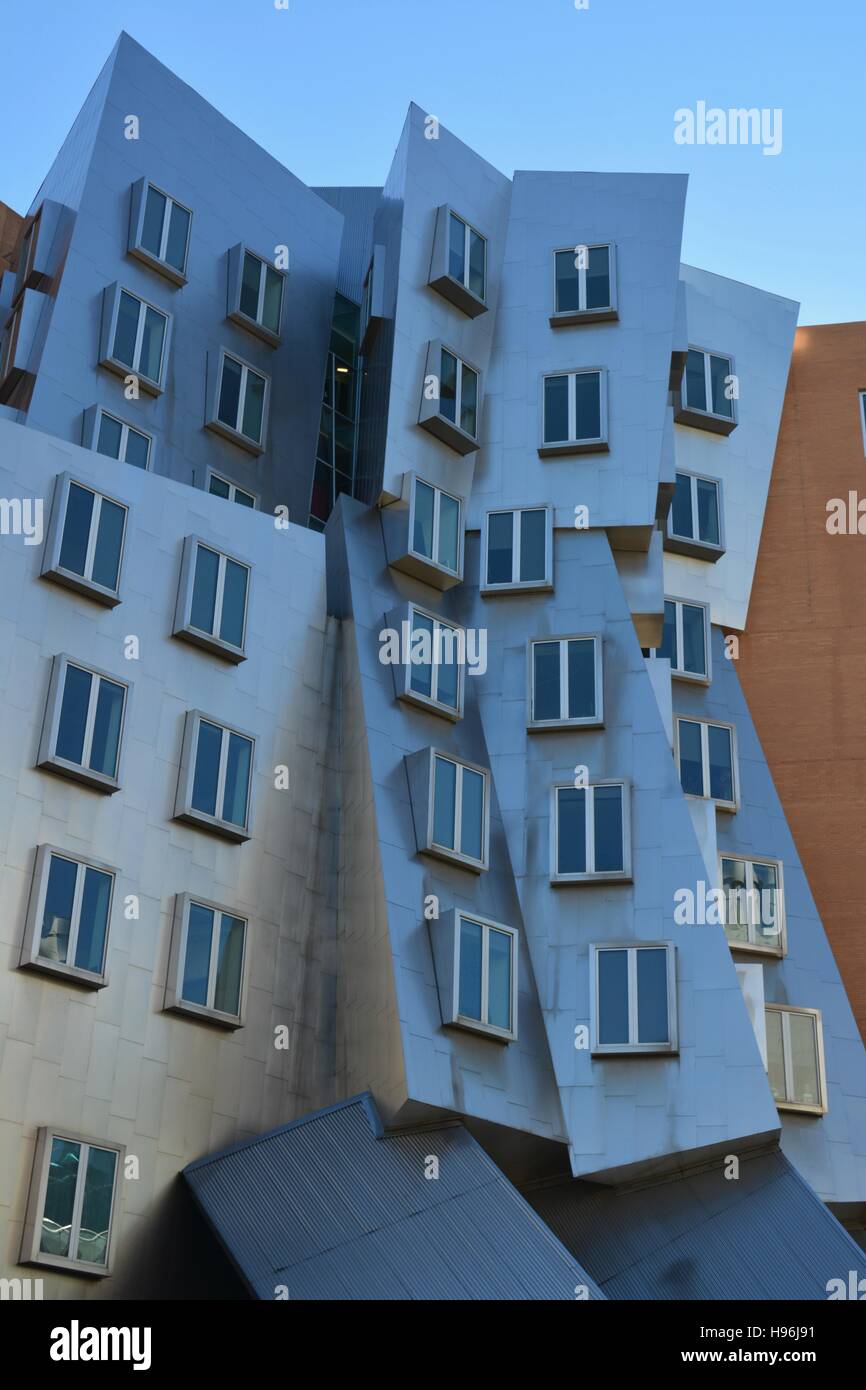 The Massachusetts Institute of Technology's (MiT) iconic Stata center ...