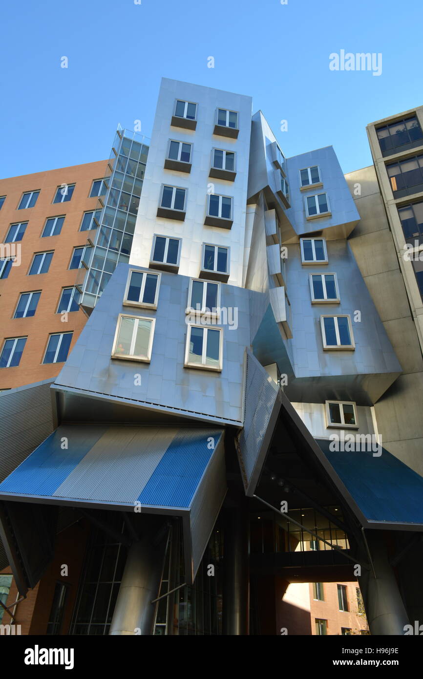 The Massachusetts Institute of Technology's (MiT) iconic Stata center ...
