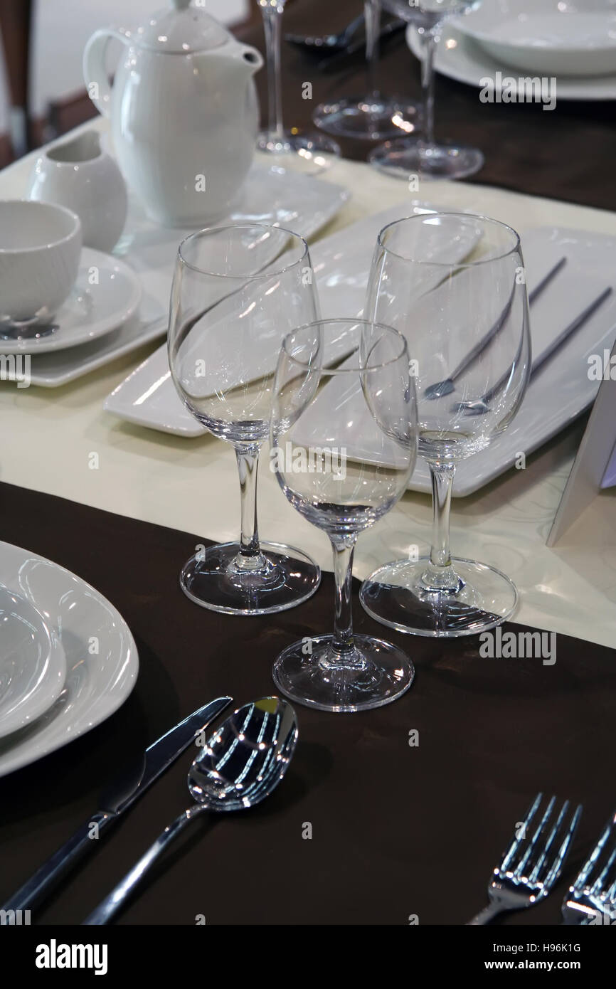 Silverware and glassware hi-res stock photography and images - Alamy