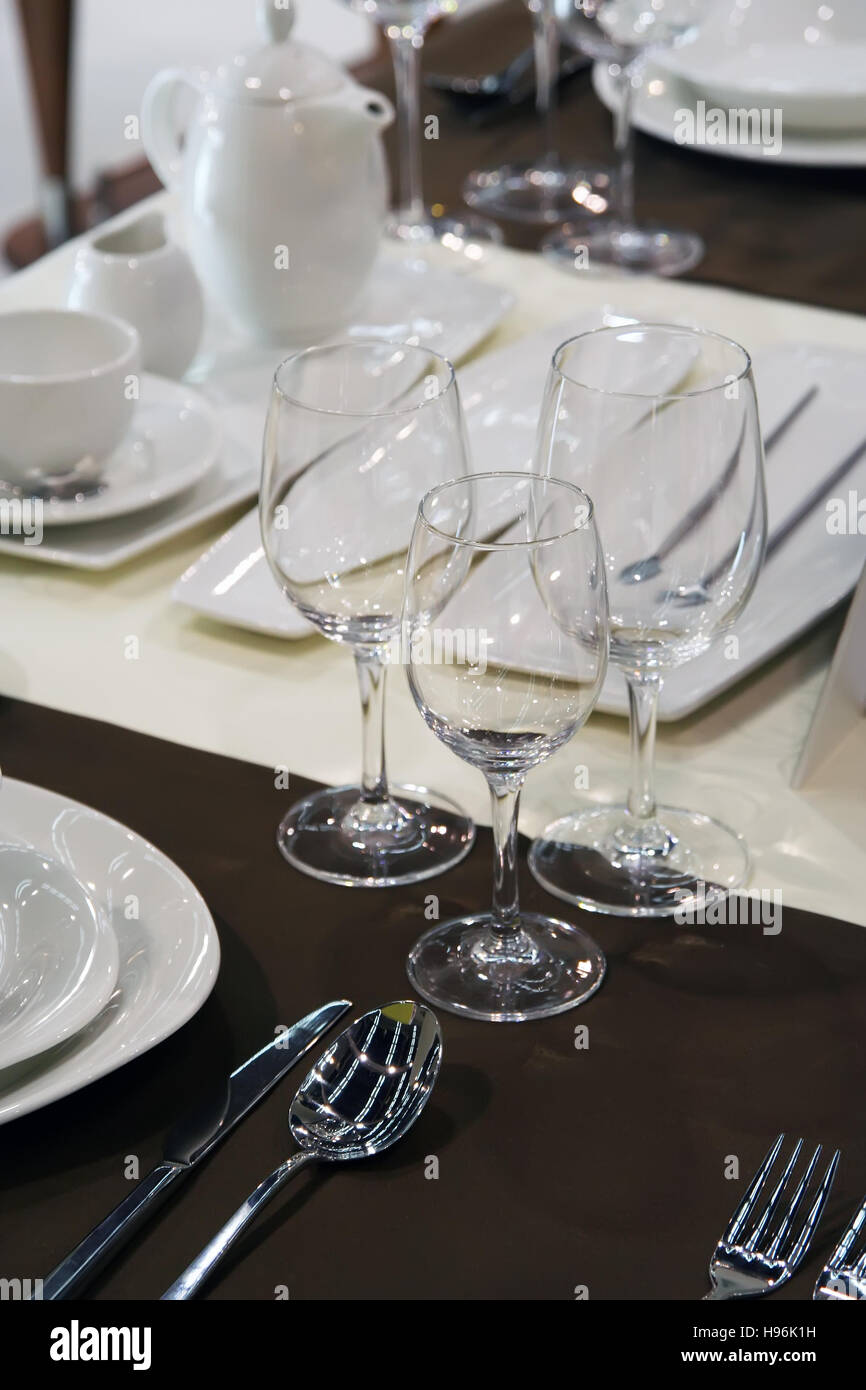 Silverware and glassware hi-res stock photography and images - Alamy