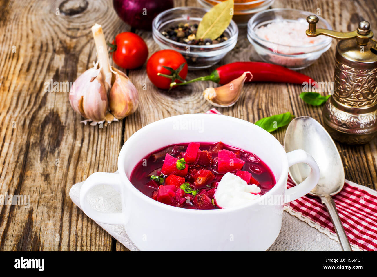 Food without meat. Vegetarian vegetable soup with beetroot. Studio ...