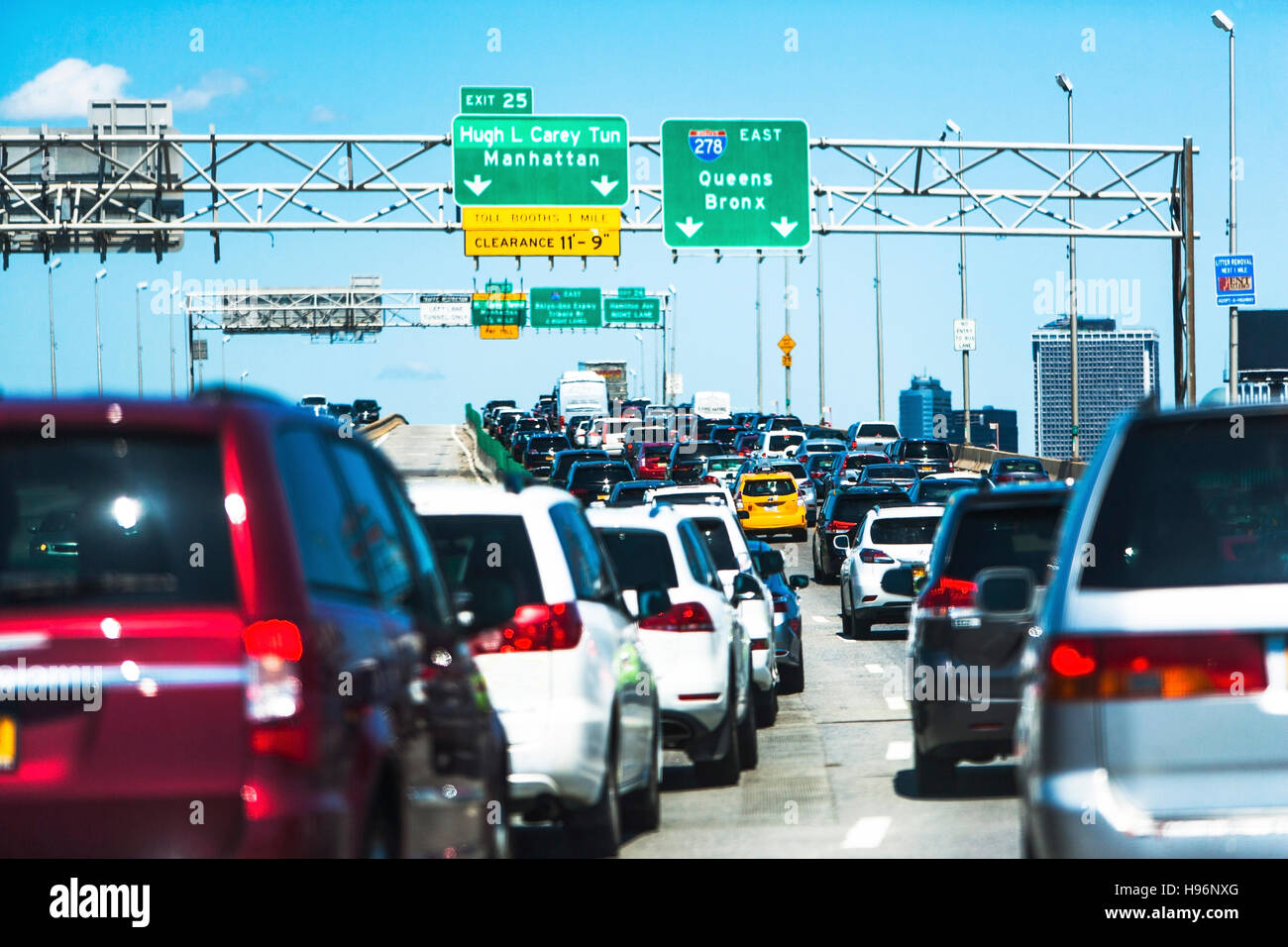 USA, New York State, New York City, Brooklyn and Queens, Car traffic ...