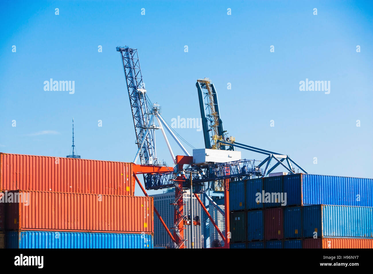 Container cranes and container hi-res stock photography and images - Alamy
