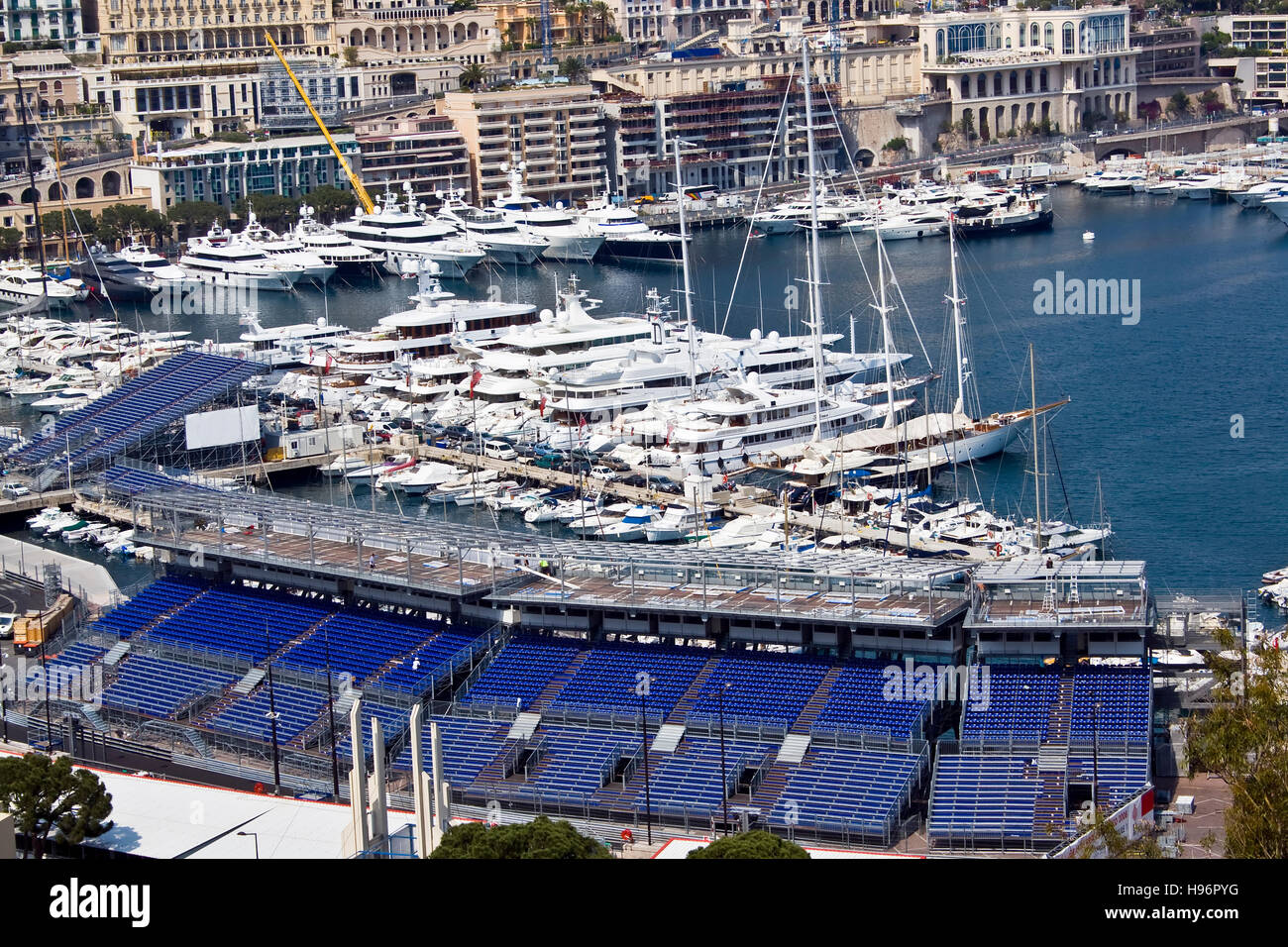Harbor during formula grand hi-res stock photography and images - Alamy