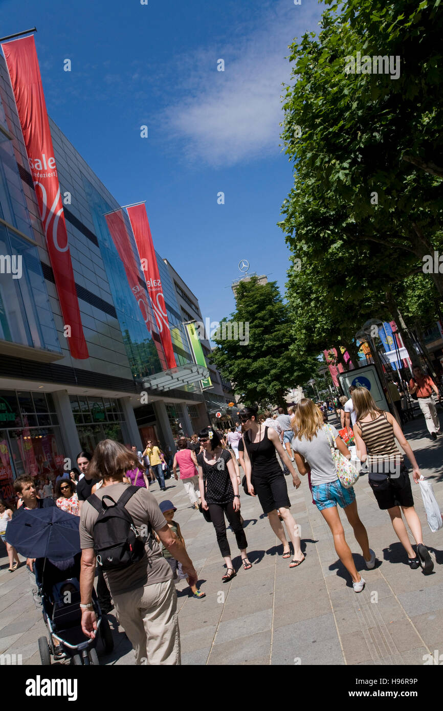 People in Koenigsstrasse Street, shopping street, shops, Stuttgart ...