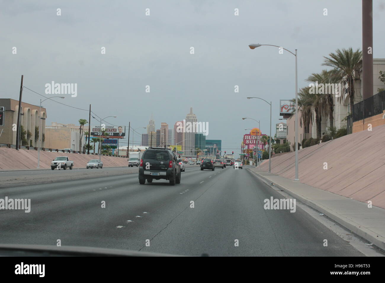 Sign las vegas freeway highway road hi-res stock photography and images ...
