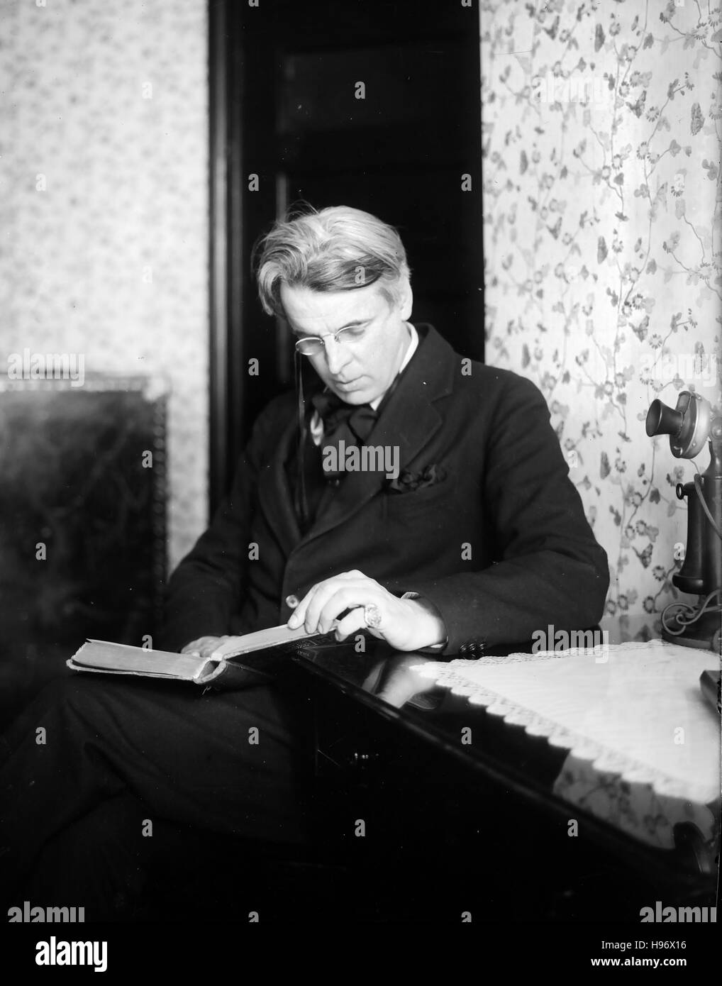 W.B.YEATS (1865-1939) Irish poet about 1905. Photo Bains News Service ...