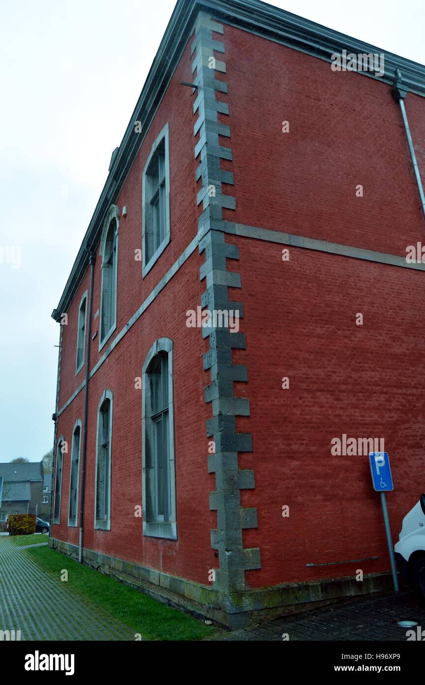 Red blue facade urban hi-res stock photography and images - Alamy