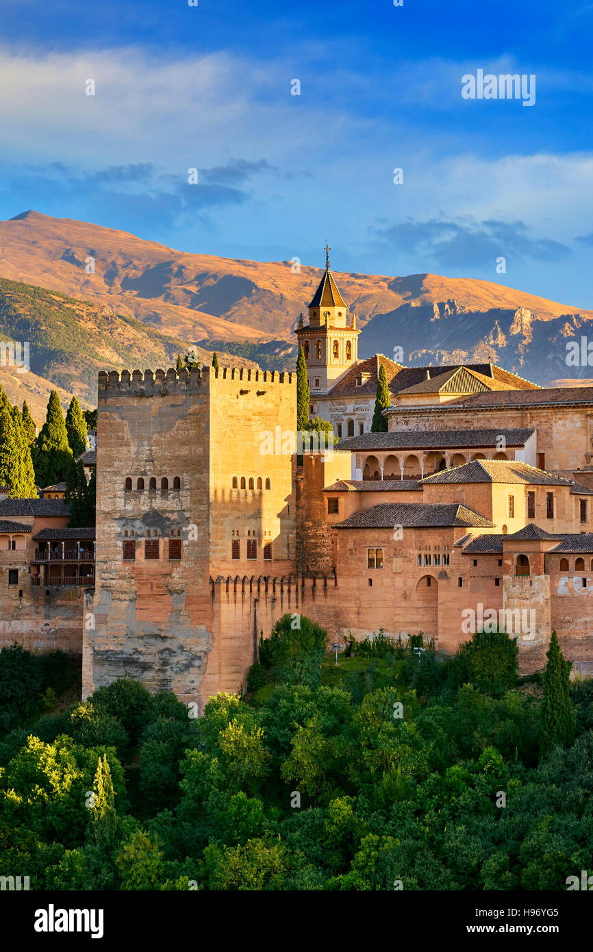 Alhambra palace hi-res stock photography and images - Alamy